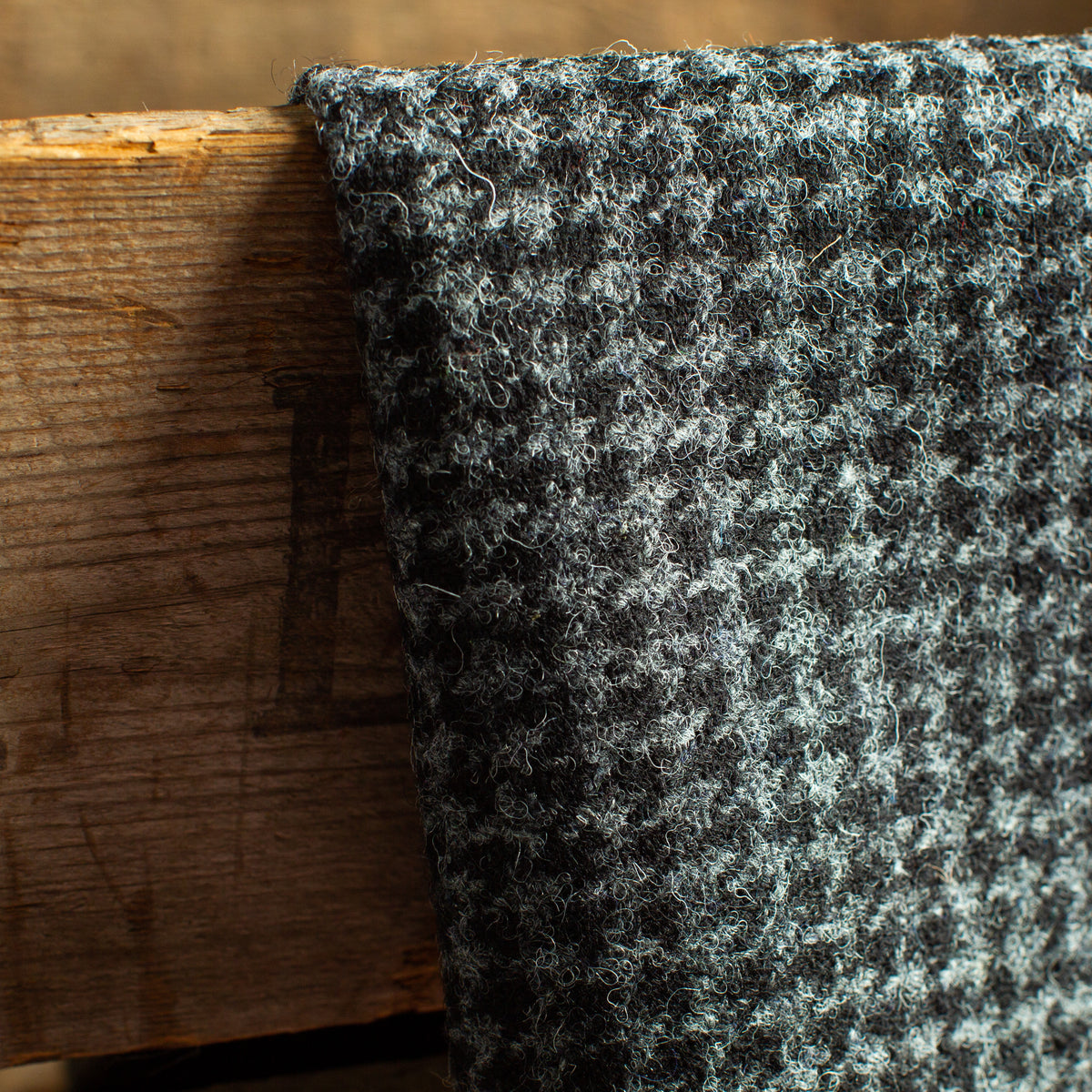 Harris Tweed Fabric 010 – Harris tweed Carloway Mill