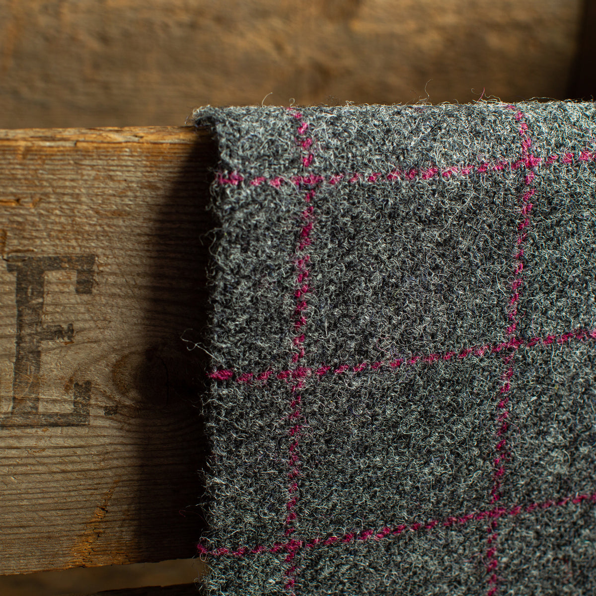 Harris Tweed Fabric 025 – Harris tweed Carloway Mill