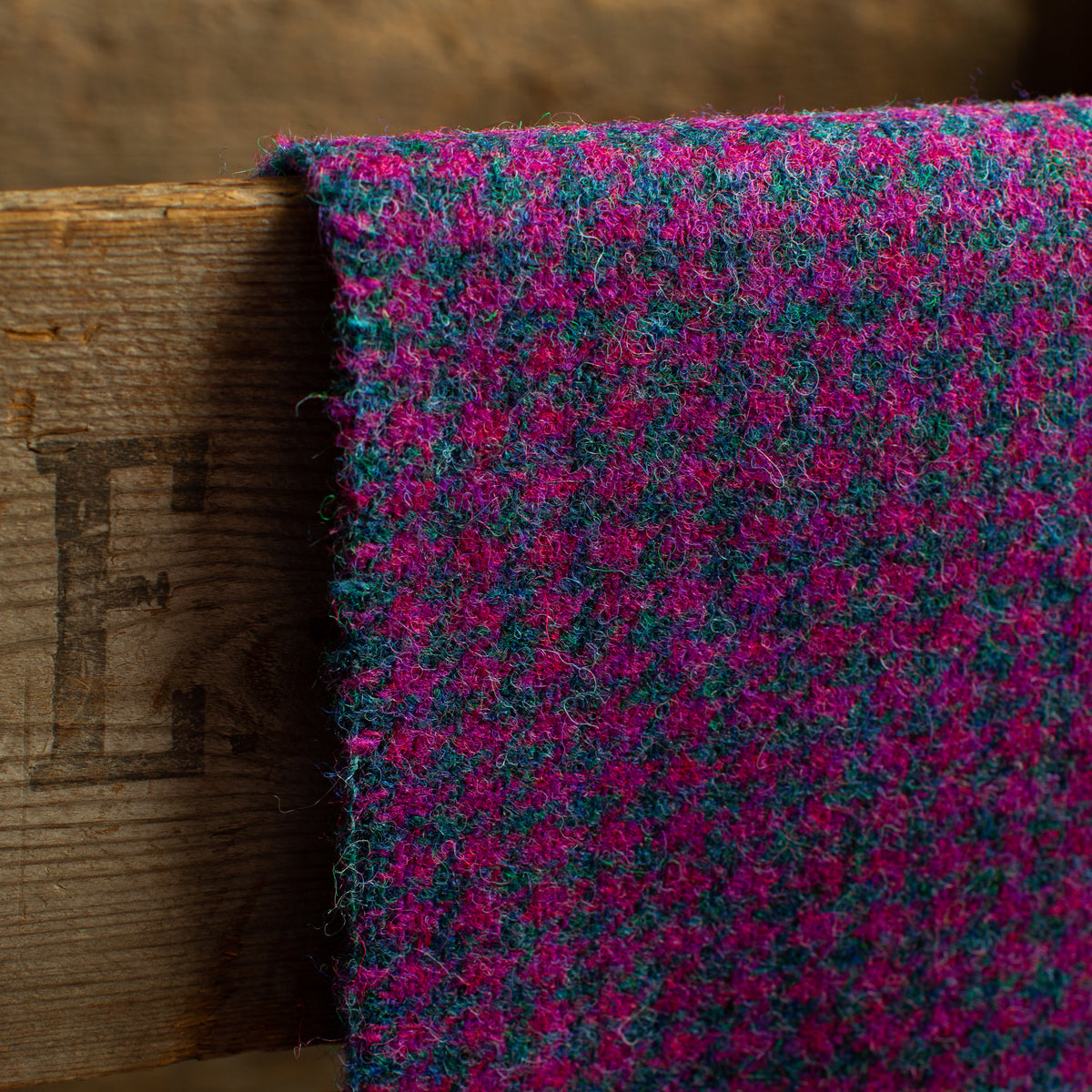 Harris Tweed Fabric 029 – Harris tweed Carloway Mill