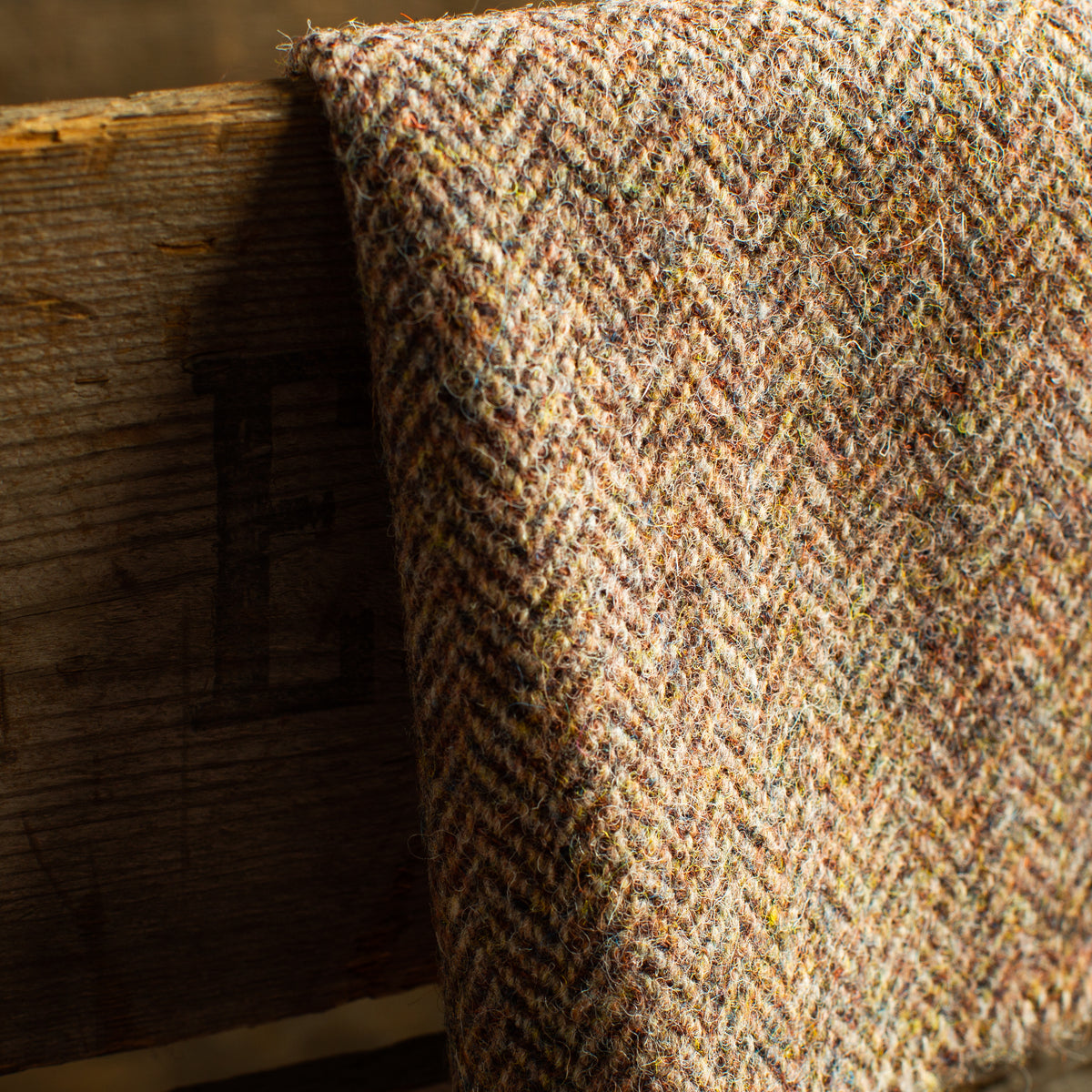 Harris Tweed Fabric 033 – Harris tweed Carloway Mill