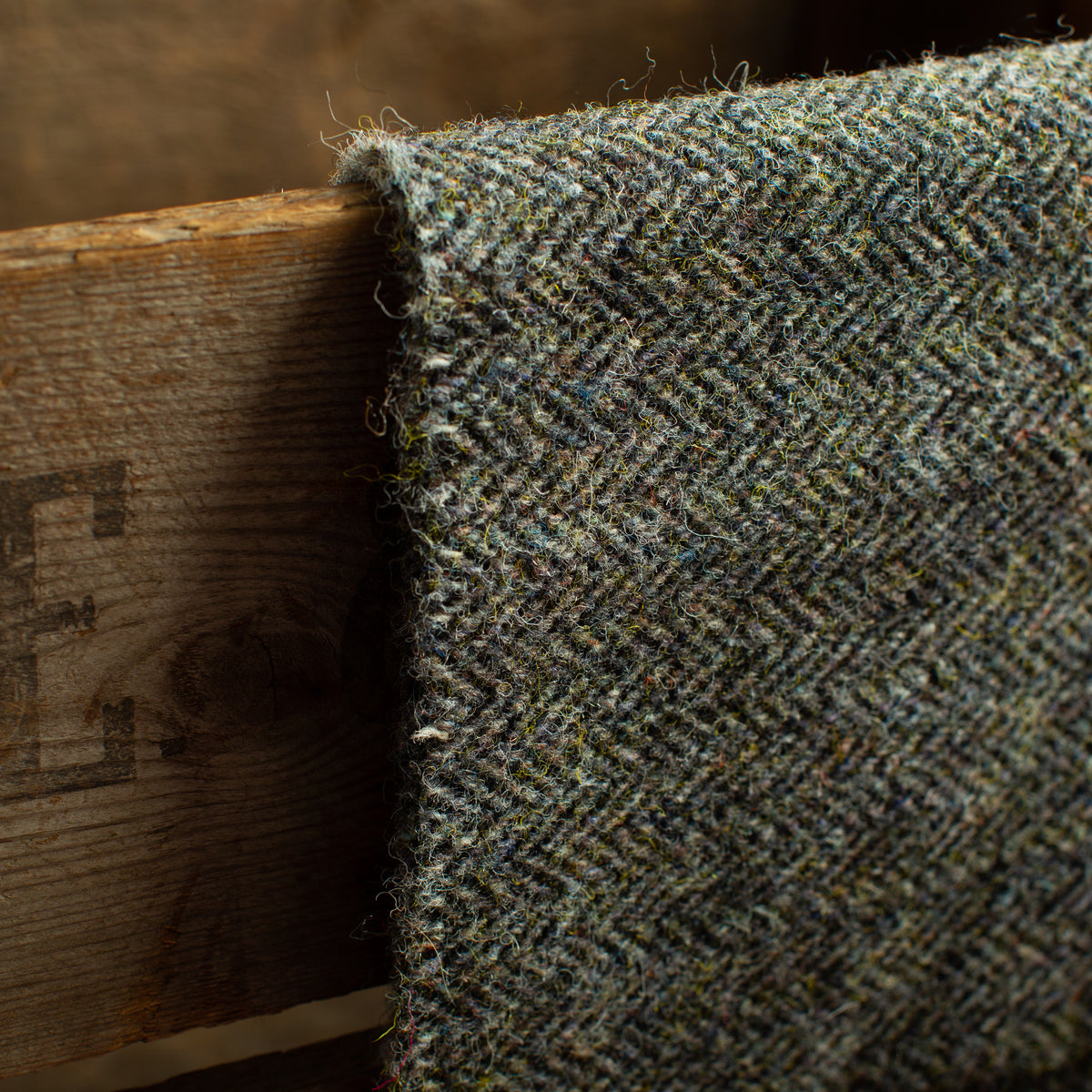 Harris Tweed Fabric 0105 – Harris tweed Carloway Mill