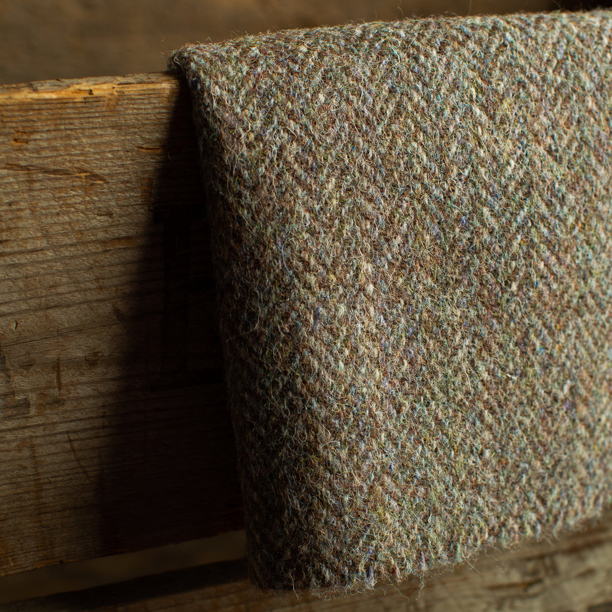 Harris Tweed Fabric 0106 – Harris tweed Carloway Mill